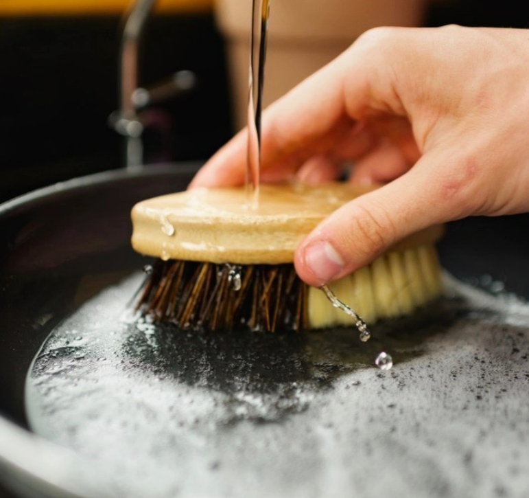 Bamboo Cleaning Brush | Desert Refillery